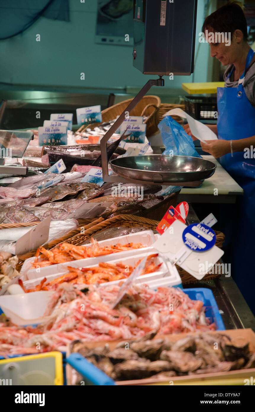Fish market stall in Quimper, Brittany, France Stock Photo - Alamy