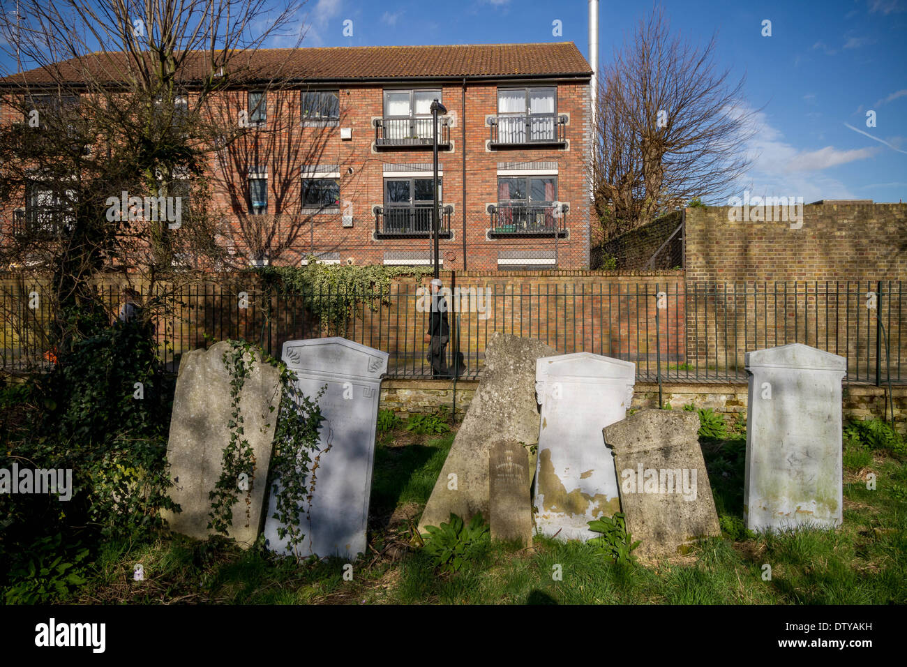 Tower Hamlets Cemetery in the East End of London, UK Stock Photo - Alamy