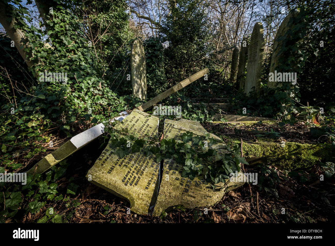 Tower Hamlets Cemetery in the East End of London, UK Stock Photo - Alamy