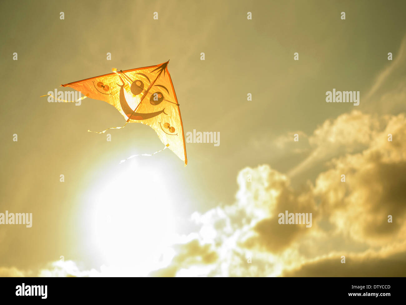 Sunny sky hi-res stock photography and images - Alamy