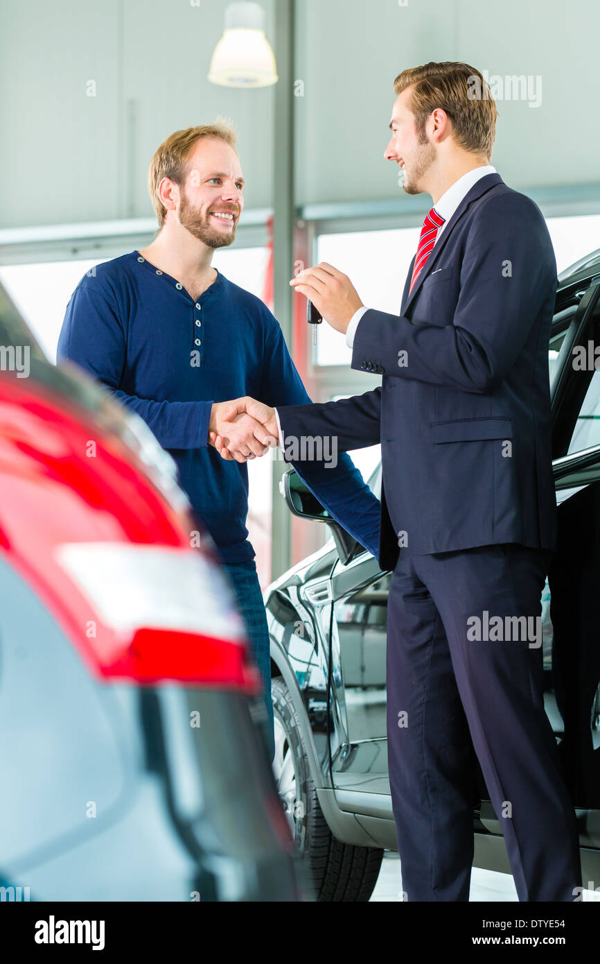 Shaking keys hi-res stock photography and images - Alamy