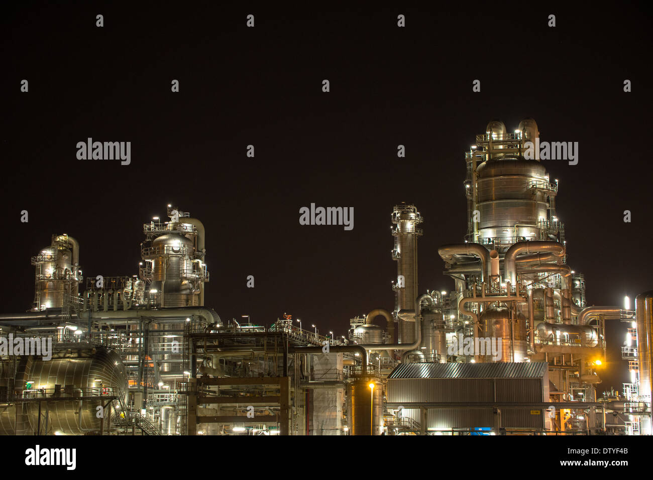 lights by night at the oil refinery at Europoort in the Rotterdam ...