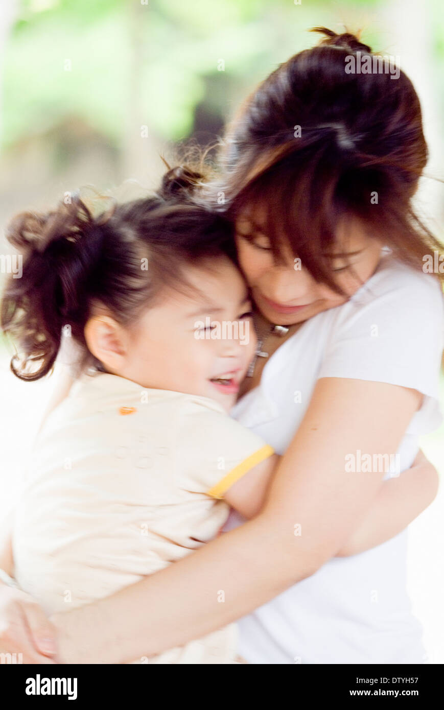 Japanese mother and daughter Stock Photo - Alamy