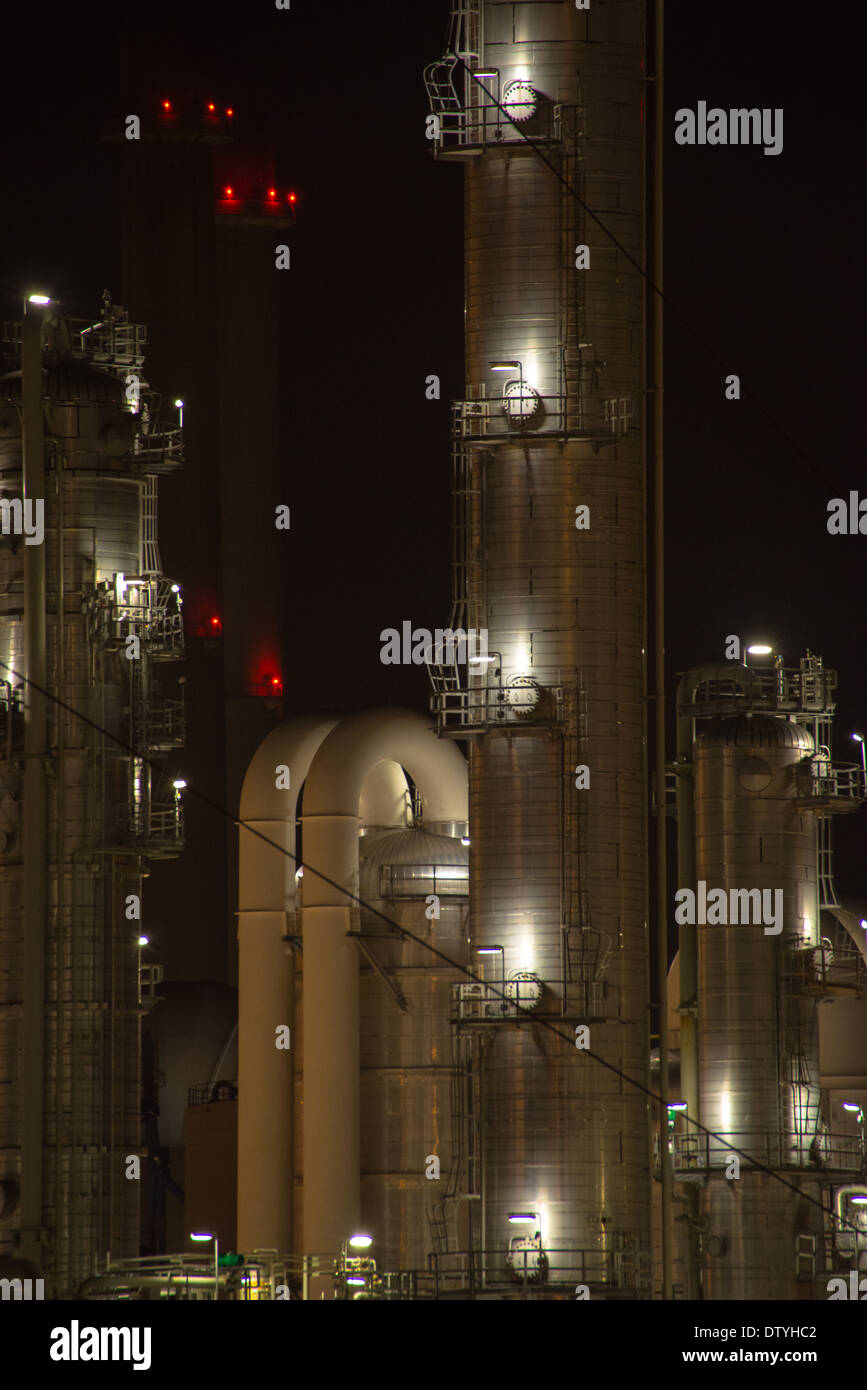 refinery by night at Europoort, Rotterdam harbour, the Netherlands ...