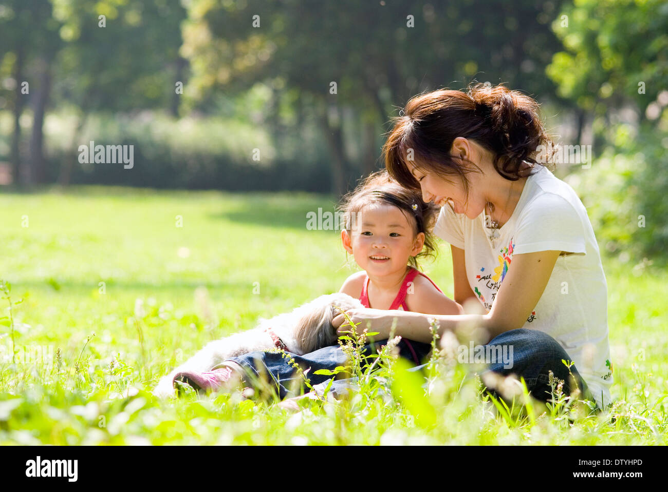 Japanese mother and daughter Stock Photo - Alamy