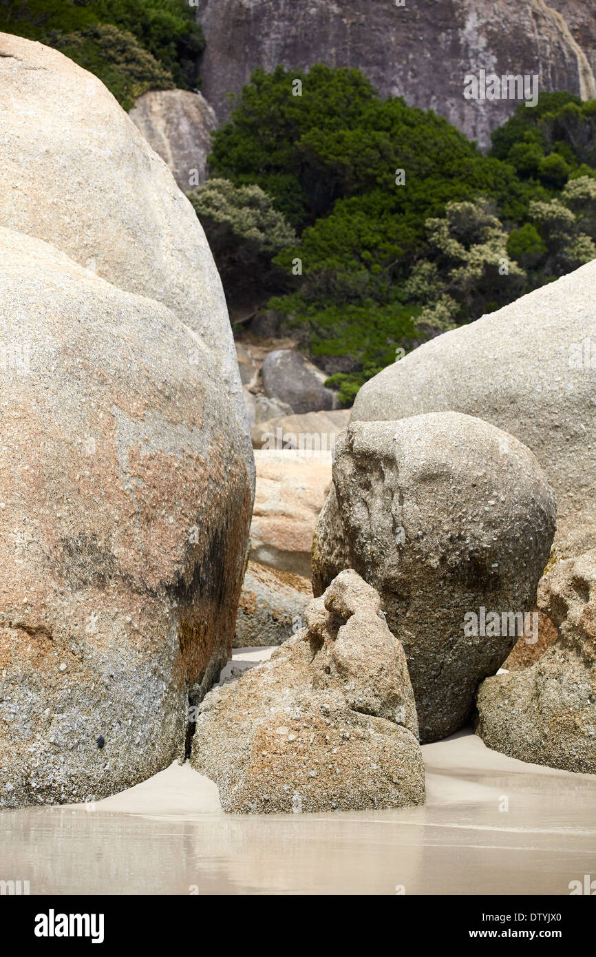 Rock formations on the beach front Stock Photo - Alamy