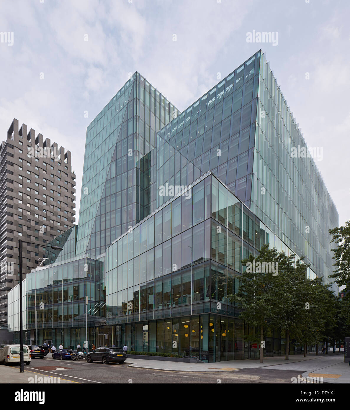 10 storey commercial building hi-res stock photography and images - Alamy