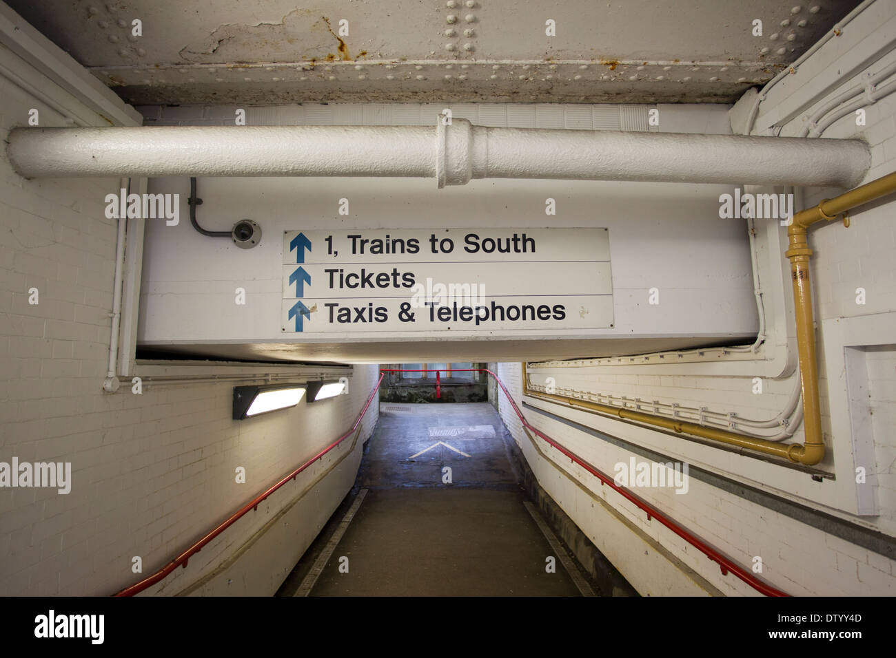 Oxenholme The Lake District railway station Stock Photo - Alamy
