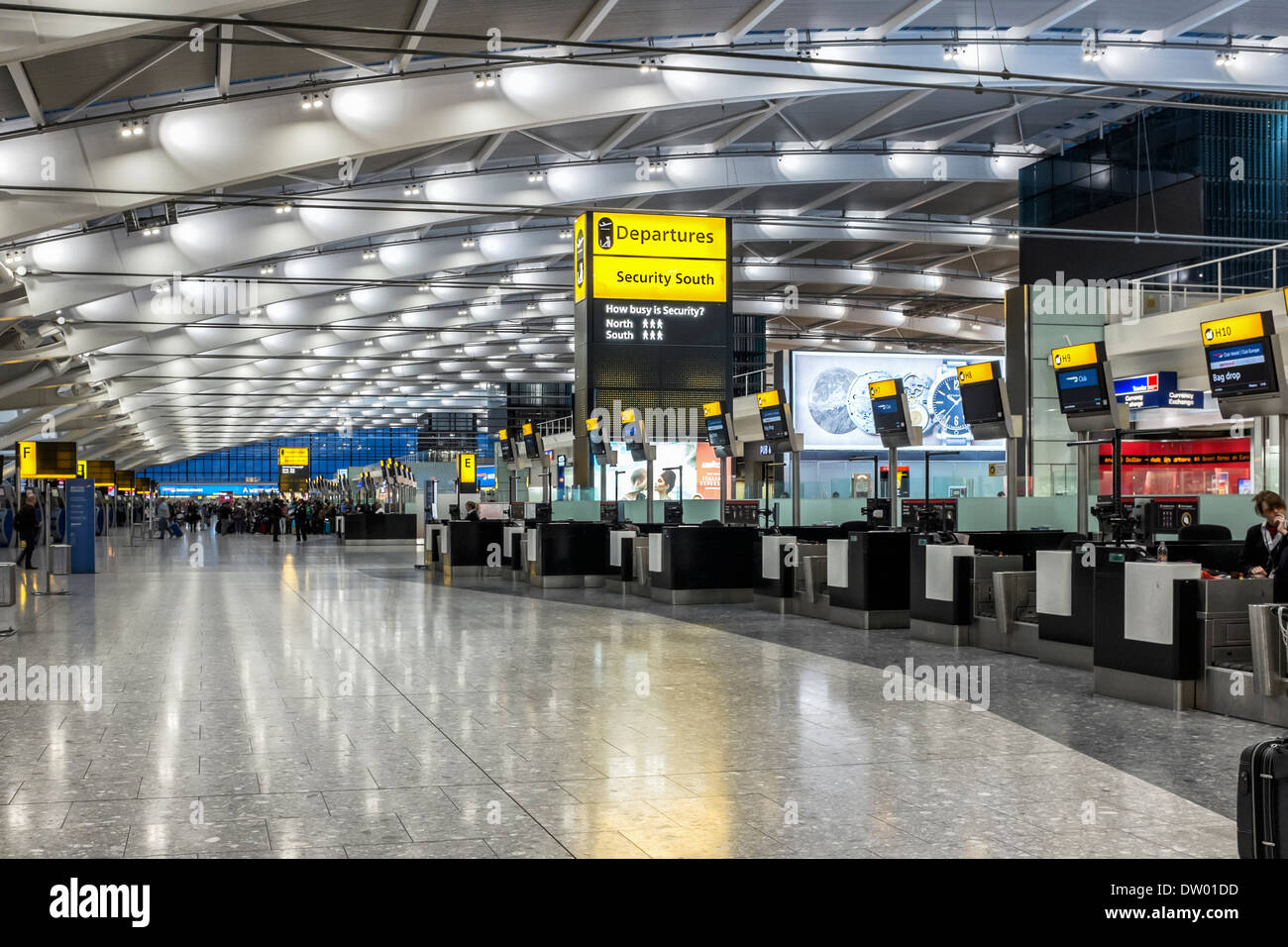 Airline Check In Counters High Resolution Stock Photography and Images ...