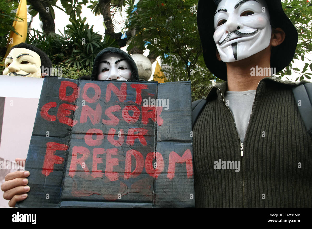 Manila, Philippines. 25th February 2014: A protester wearing a Guy ...