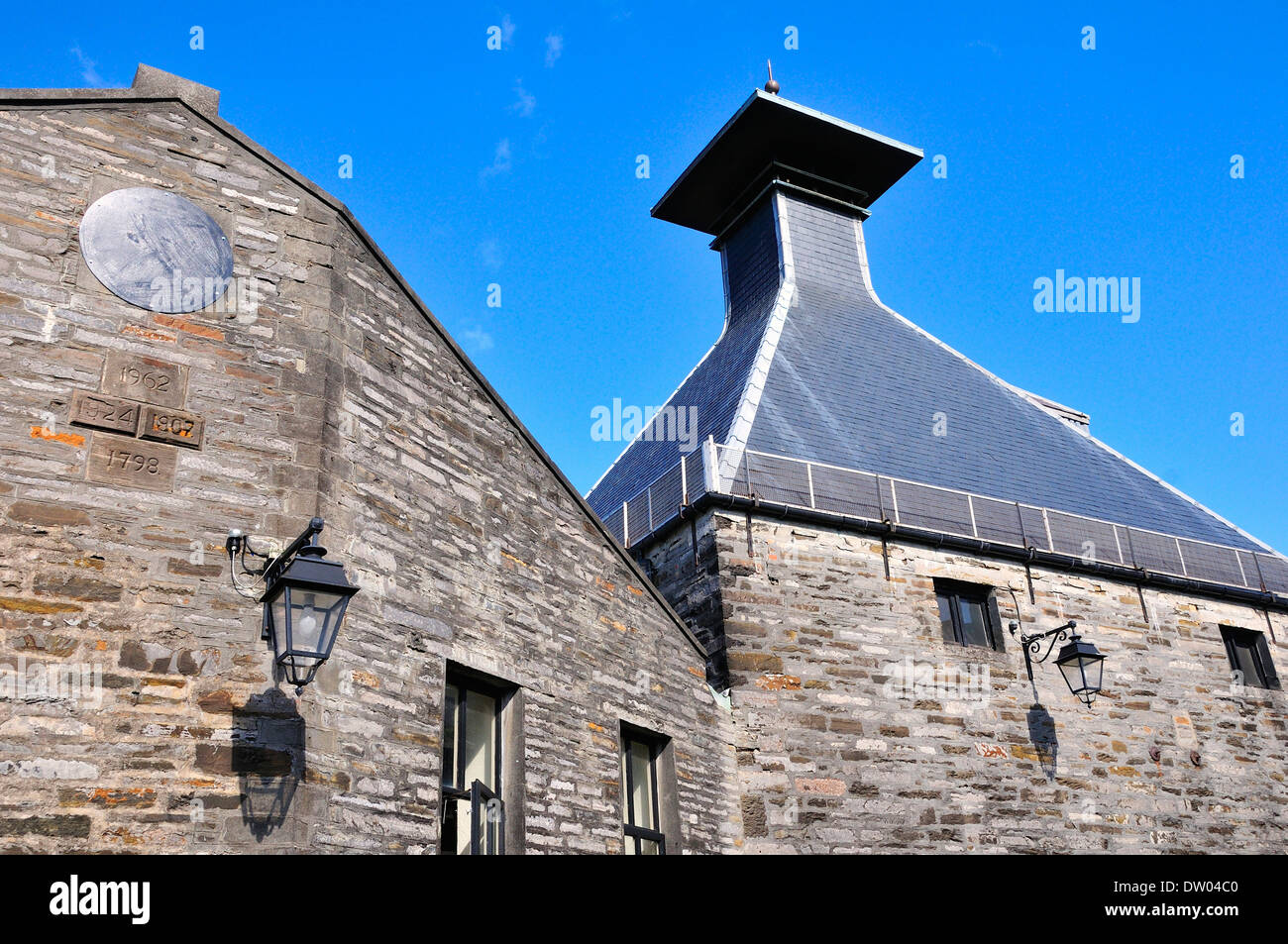 Highland park distillery house hi-res stock photography and images - Alamy
