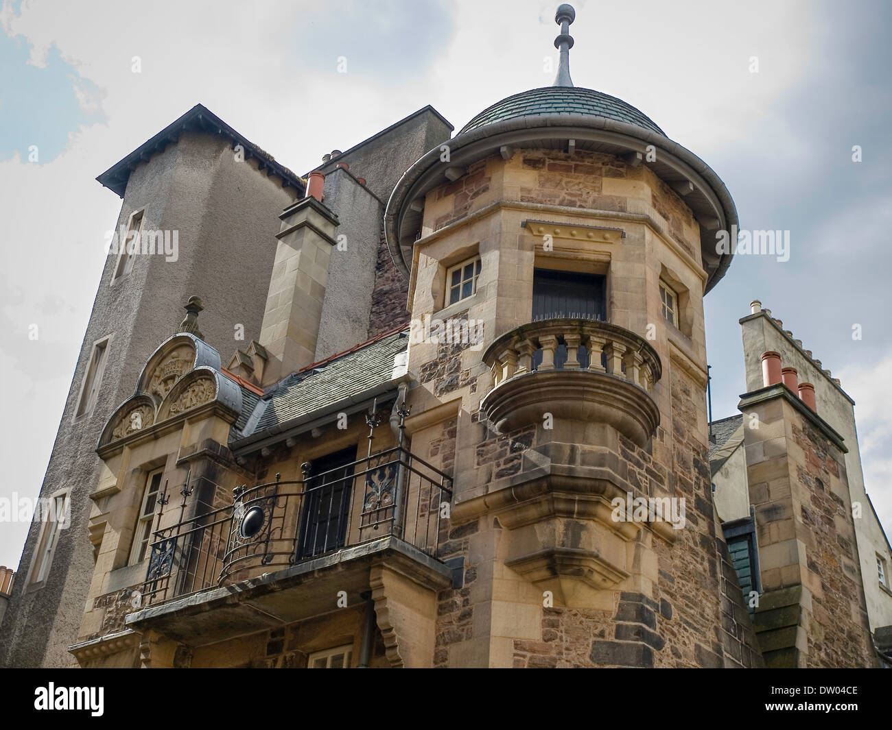 Lady stairs house lawnmarket hi-res stock photography and images - Alamy