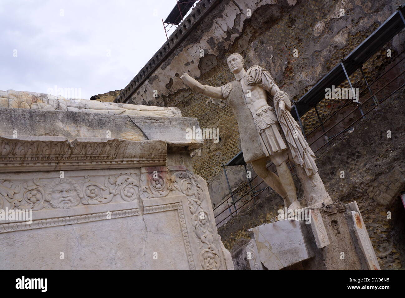 Statueof M. Nonio Balbo,Herculaneum Stock Photo - Alamy