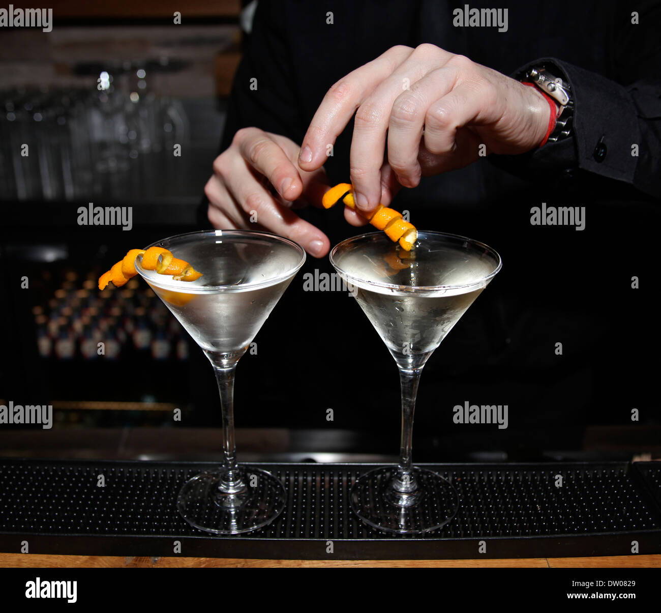 bartender mixing cocktails Stock Photo - Alamy