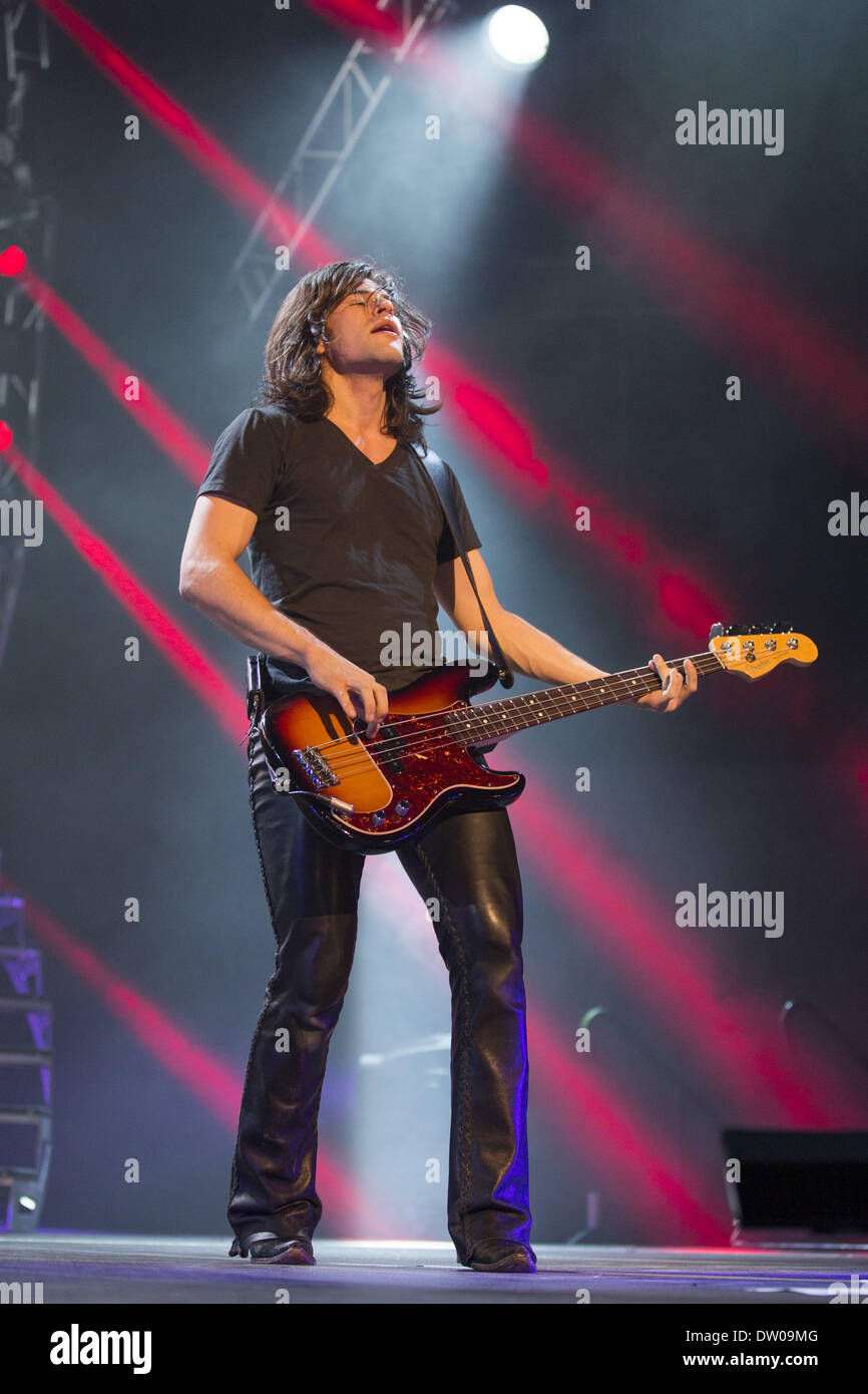 Rockford, Illinois, USA. 20th Feb, 2014. REID PERRY of The Band Perry ...