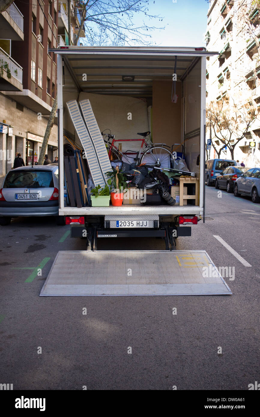 Moving truck hi-res stock photography and images - Alamy