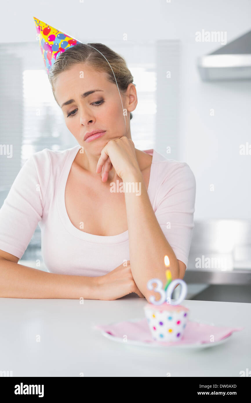 Sad woman counter hi-res stock photography and images - Alamy