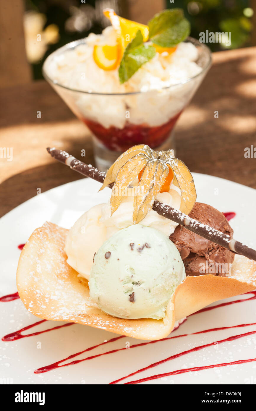 Two ice cream wafer hi-res stock photography and images - Alamy