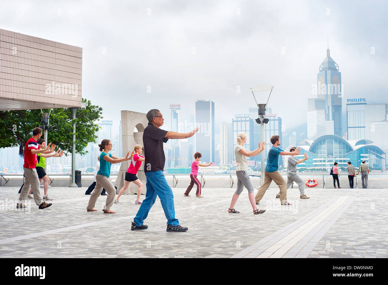 Tai chi group hi-res stock photography and images - Alamy