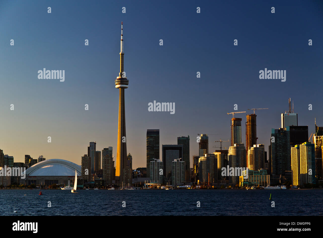 Canada skyline hi-res stock photography and images - Alamy