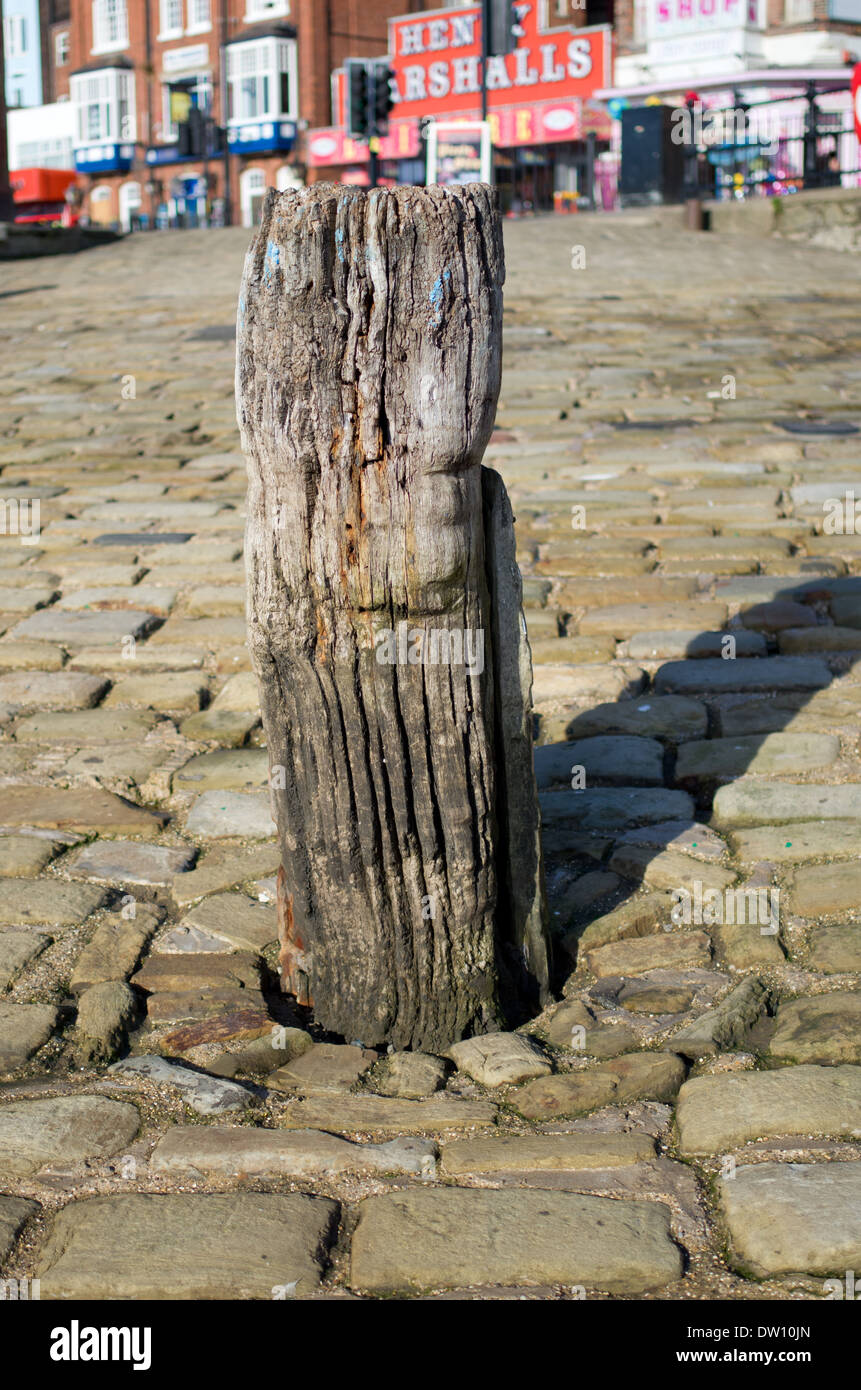 Close up detail of harbour post on sea front Stock Photo - Alamy