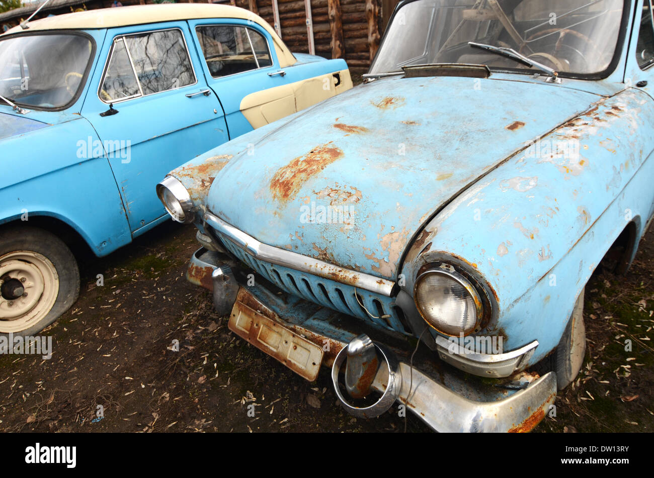 The old rusty car Stock Photo - Alamy