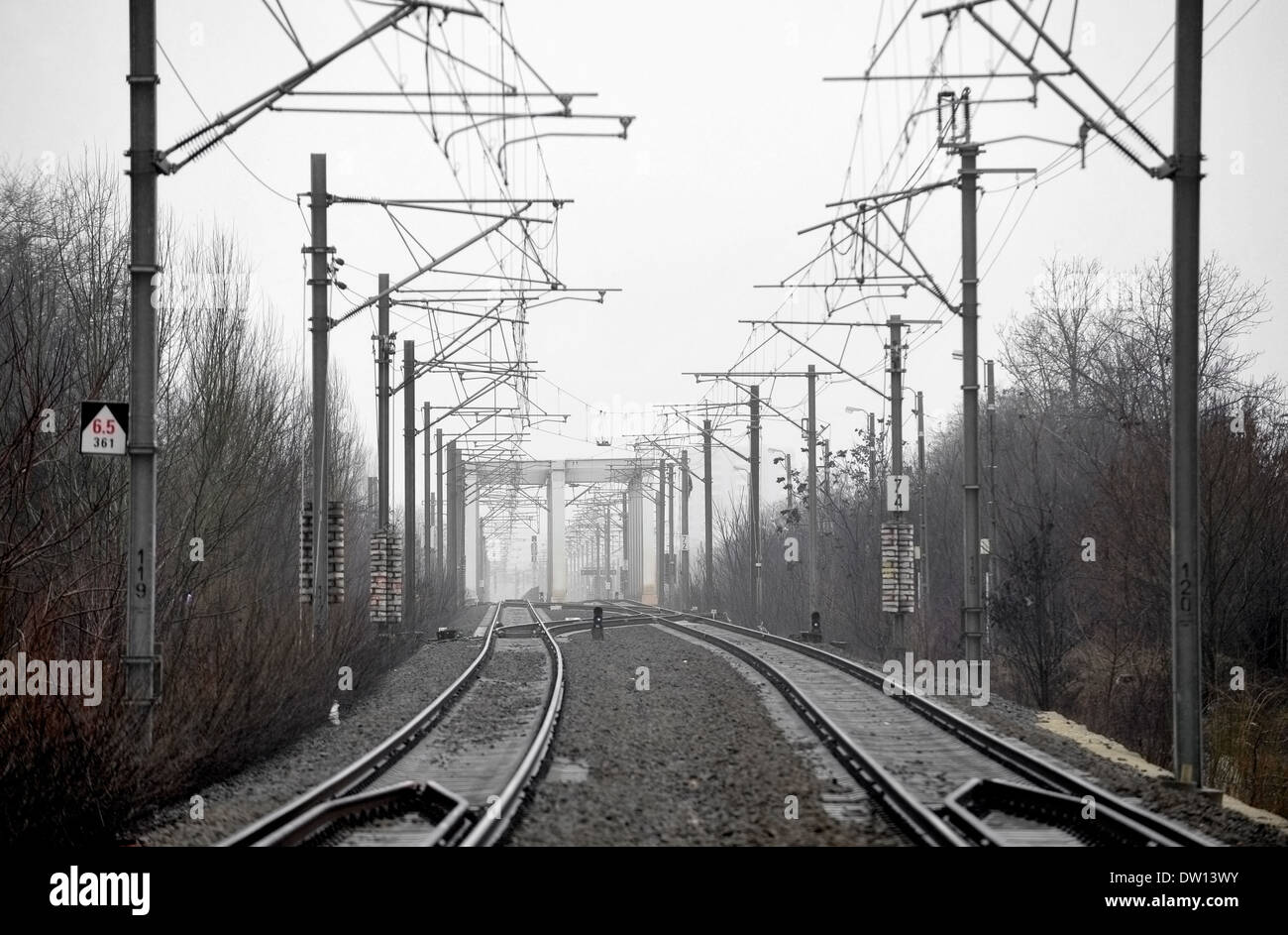 Empty railroad hi-res stock photography and images - Alamy