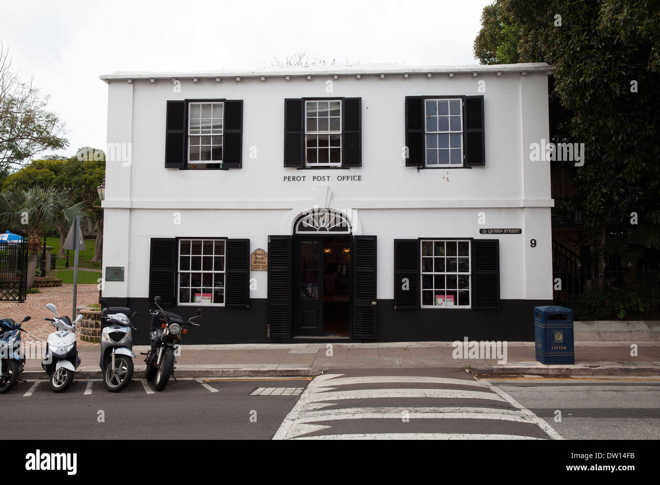 Perot Post Office In Hamilton Bermuda the oldest Post Office on the ...