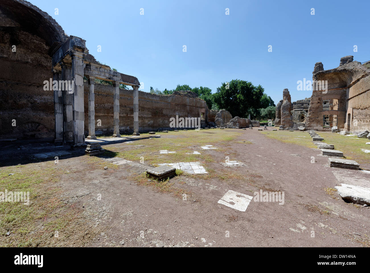 The Hall Doric Pillars or Edificio con Pilastri Dorici Villa Adriana ...