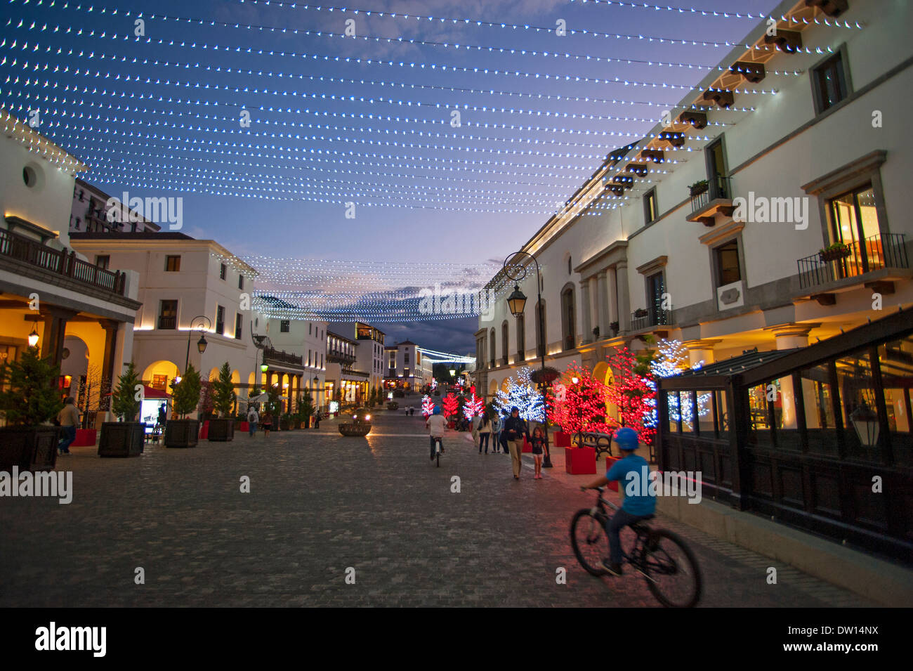Paseo cayala hi-res stock photography and images - Alamy