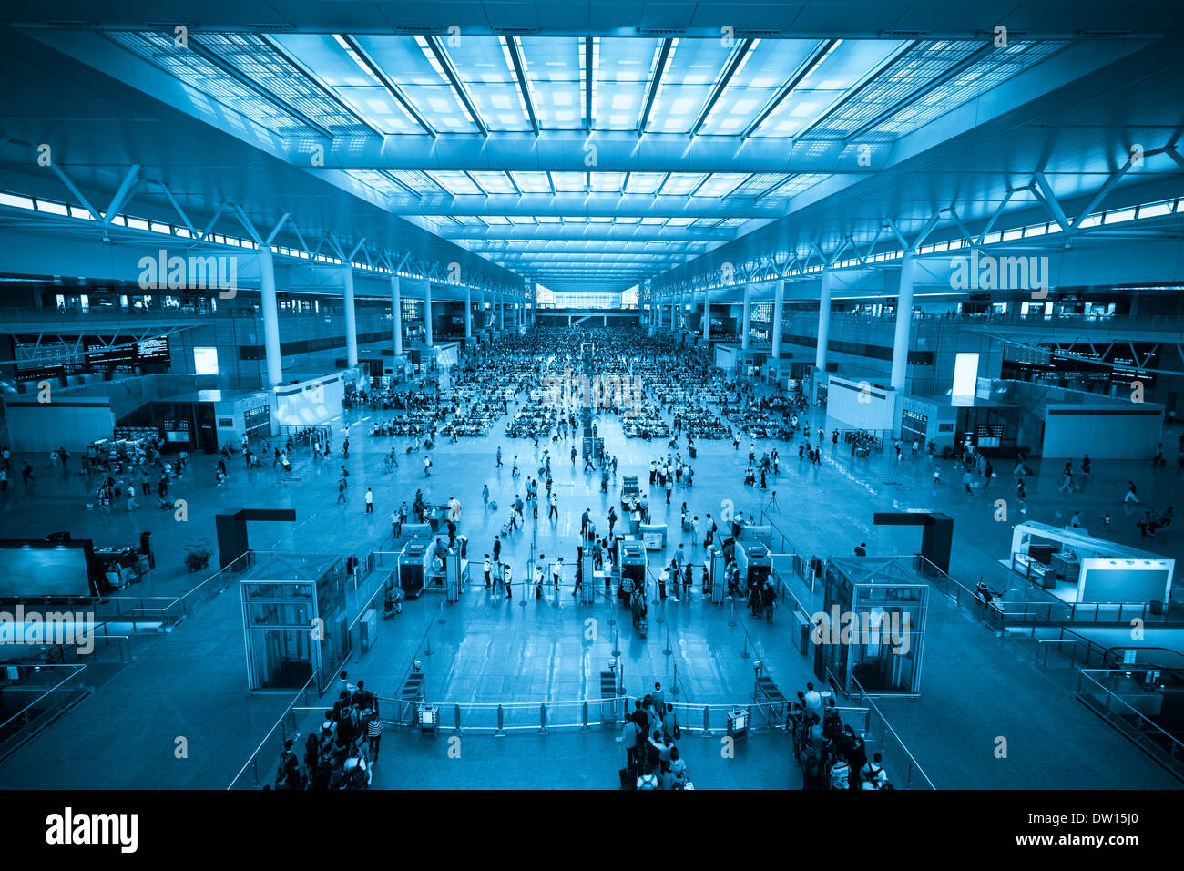 Crowd room hi-res stock photography and images - Alamy