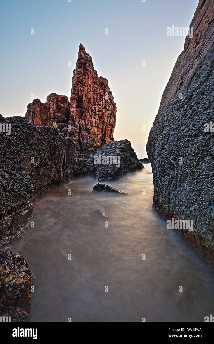 Rock reef hi-res stock photography and images - Alamy