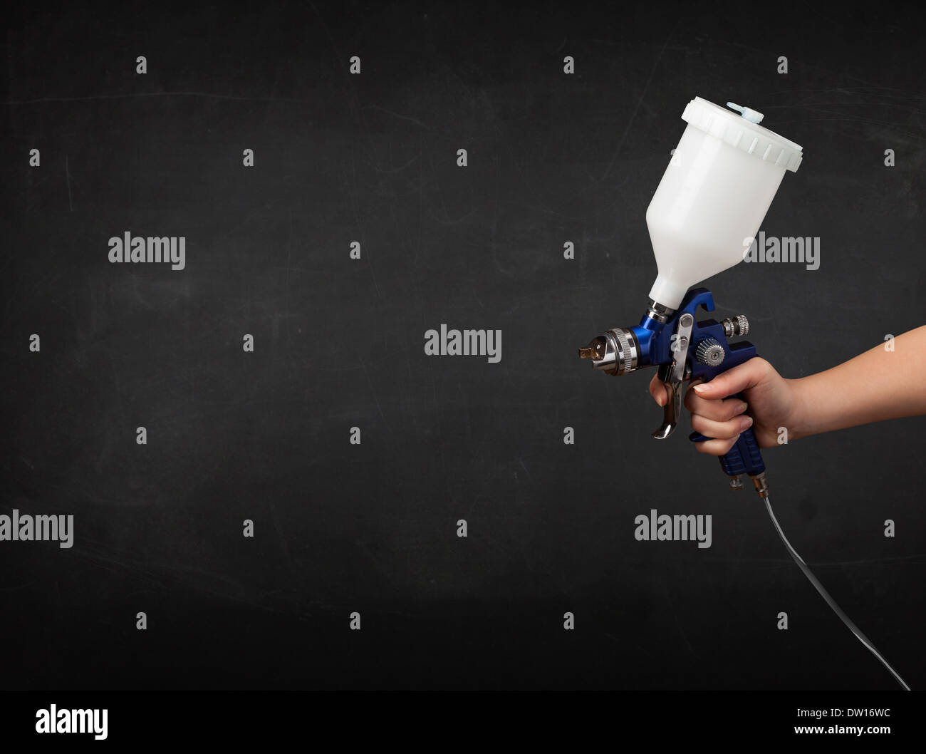 Spray gun artist hi-res stock photography and images - Alamy