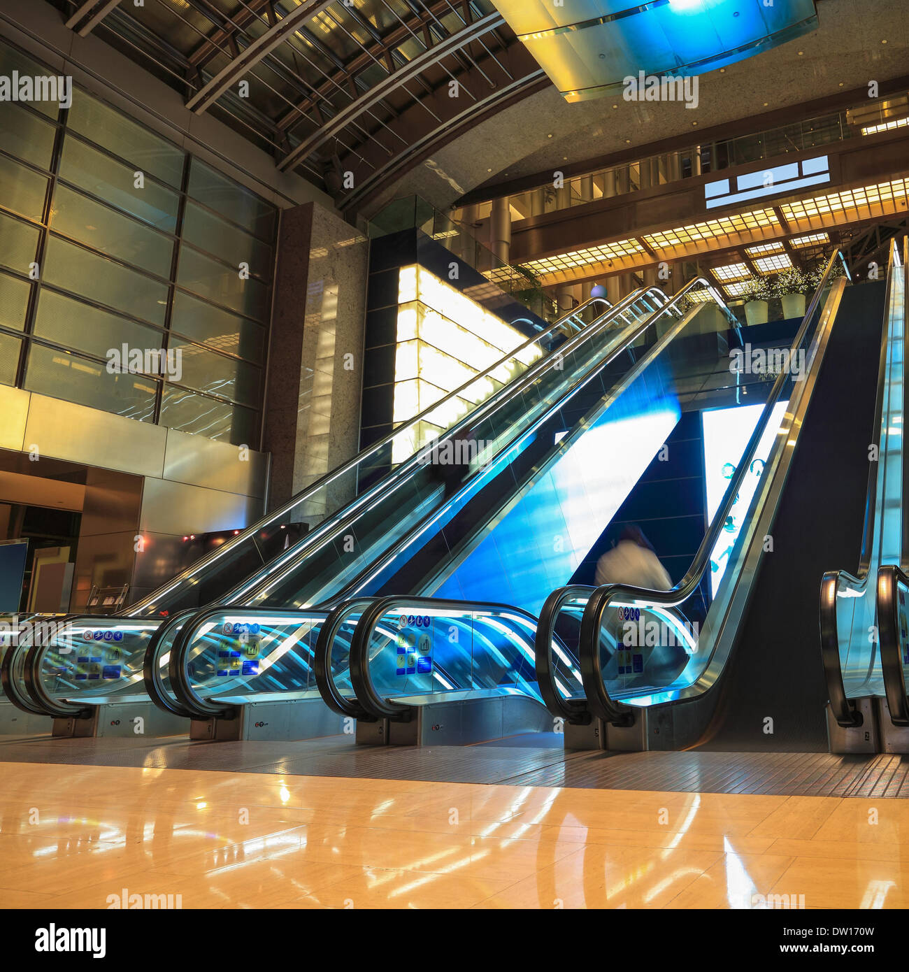 Escalators in mall hi-res stock photography and images - Alamy