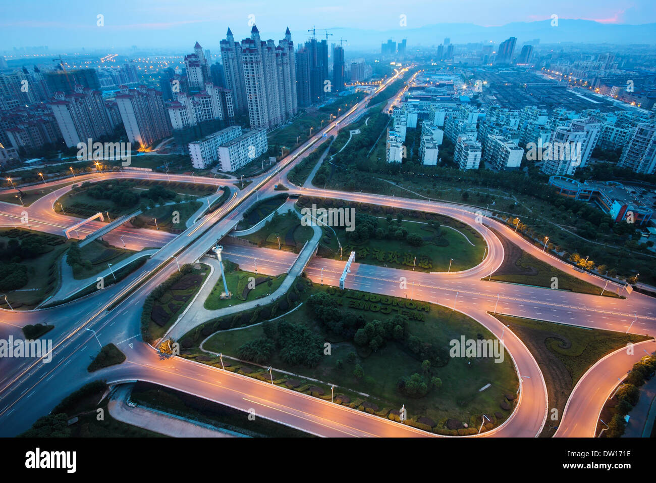 Highway overpass hi-res stock photography and images - Alamy