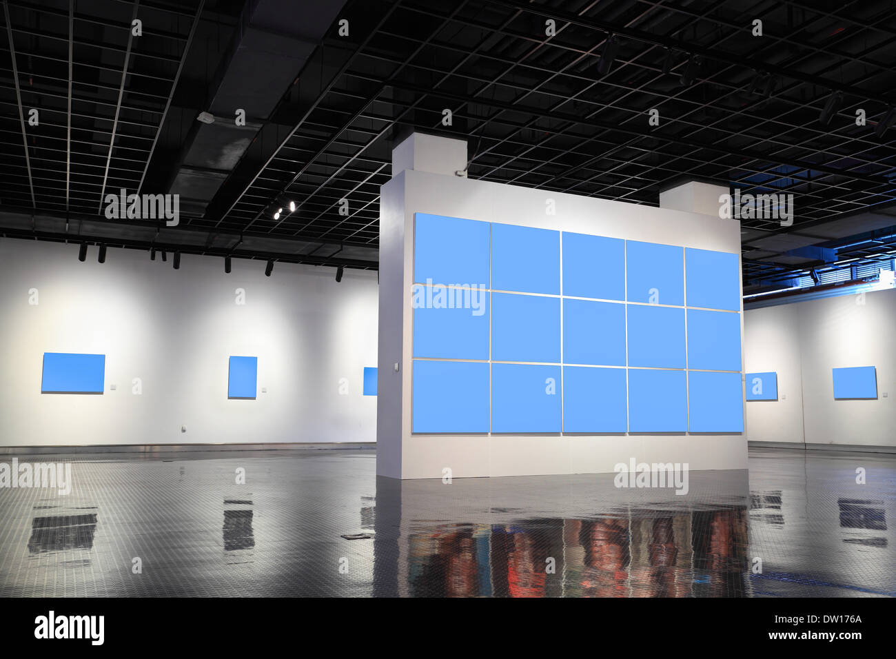 blank exhibition wall Stock Photo - Alamy