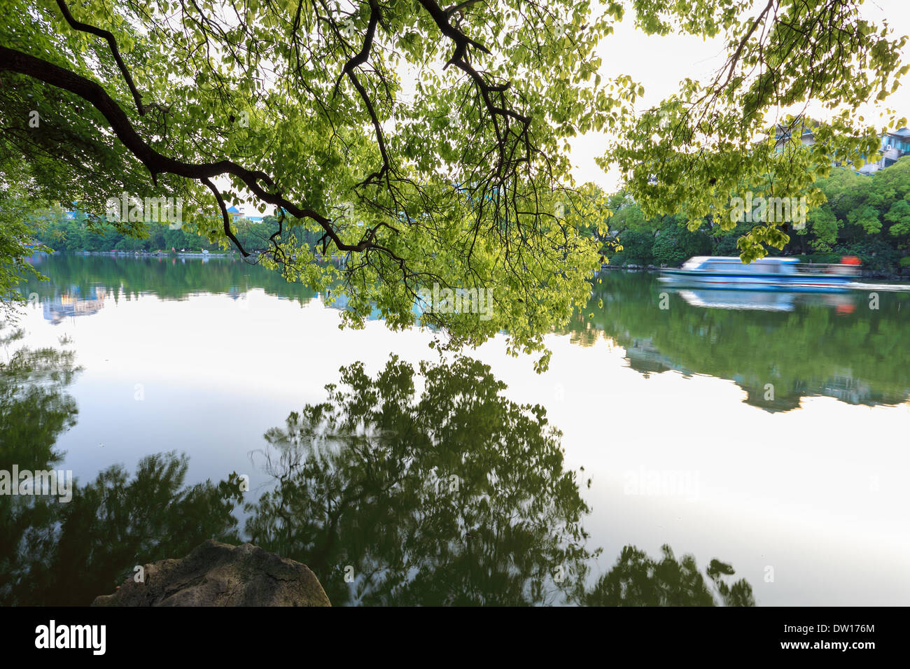 Lakeside canopy hi-res stock photography and images - Alamy