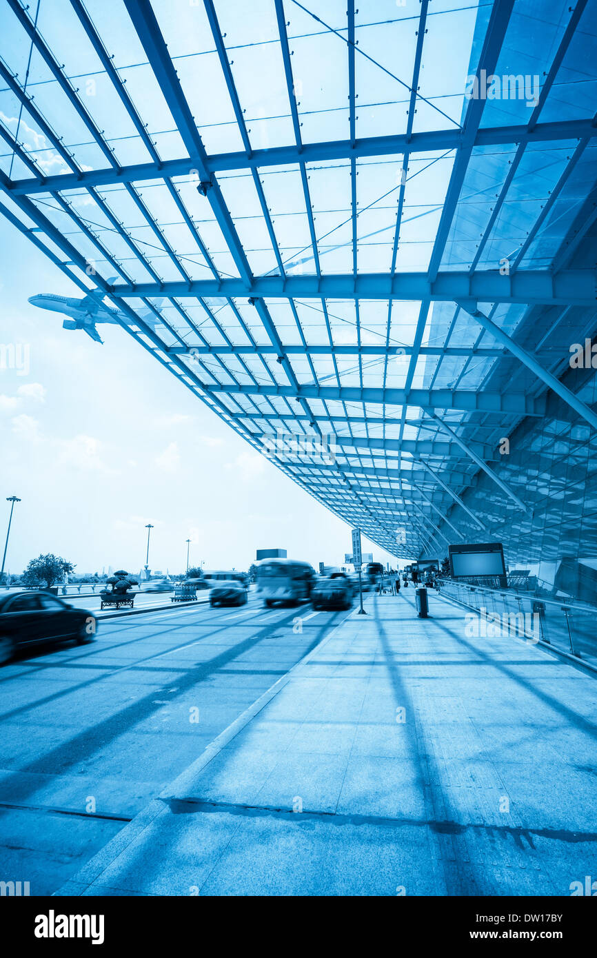 Airport departure entrance hi-res stock photography and images - Alamy