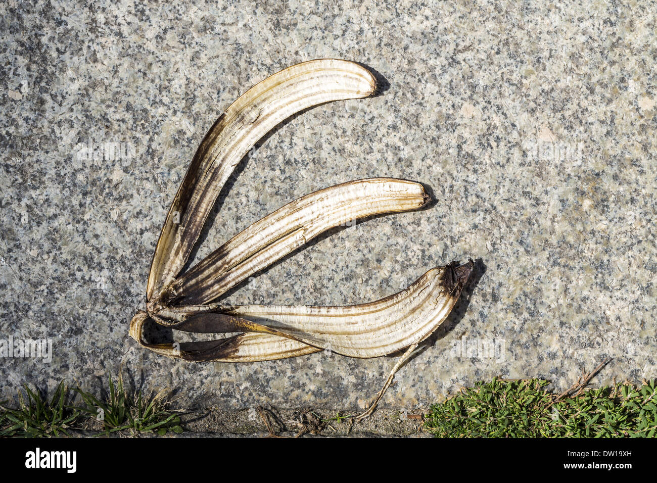 Peel banana on yellow hi-res stock photography and images - Alamy