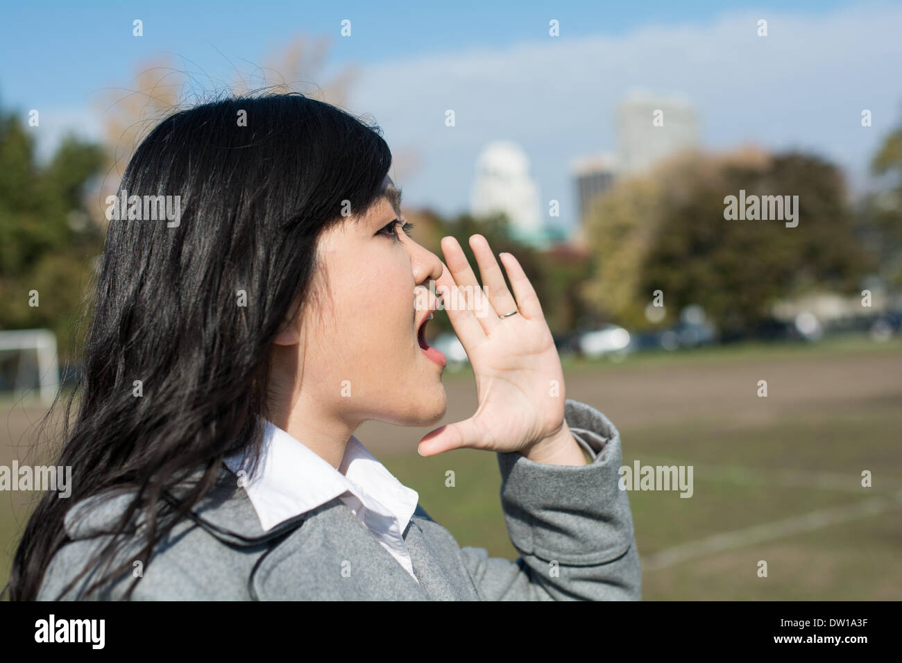 Woman yelling hi-res stock photography and images - Alamy
