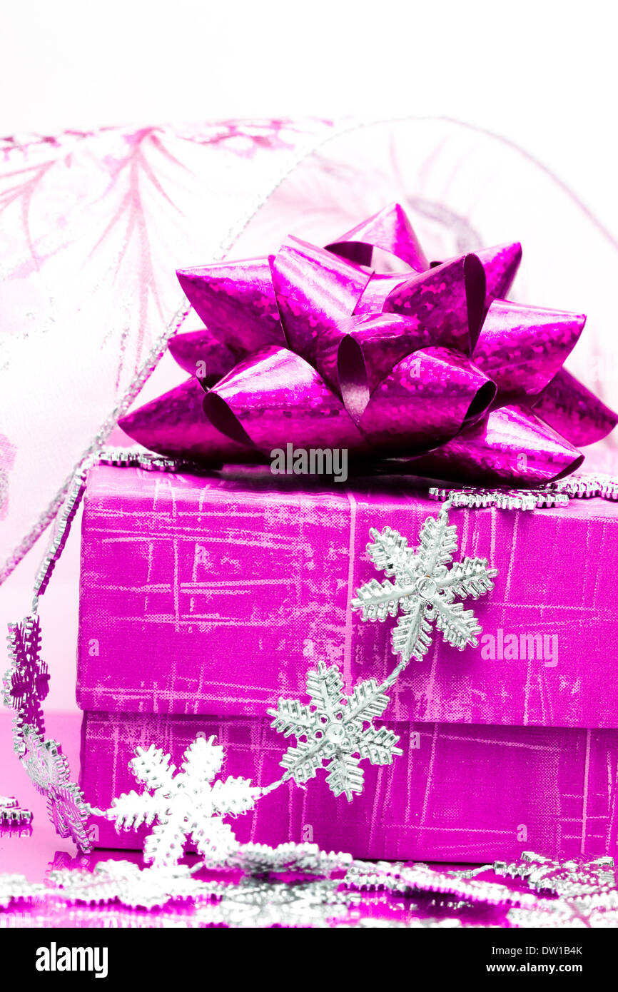 Magenta box hi-res stock photography and images - Alamy