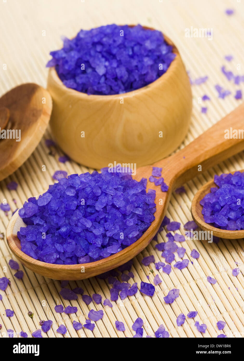 Spa essentials (bath salt in a spoon Stock Photo - Alamy
