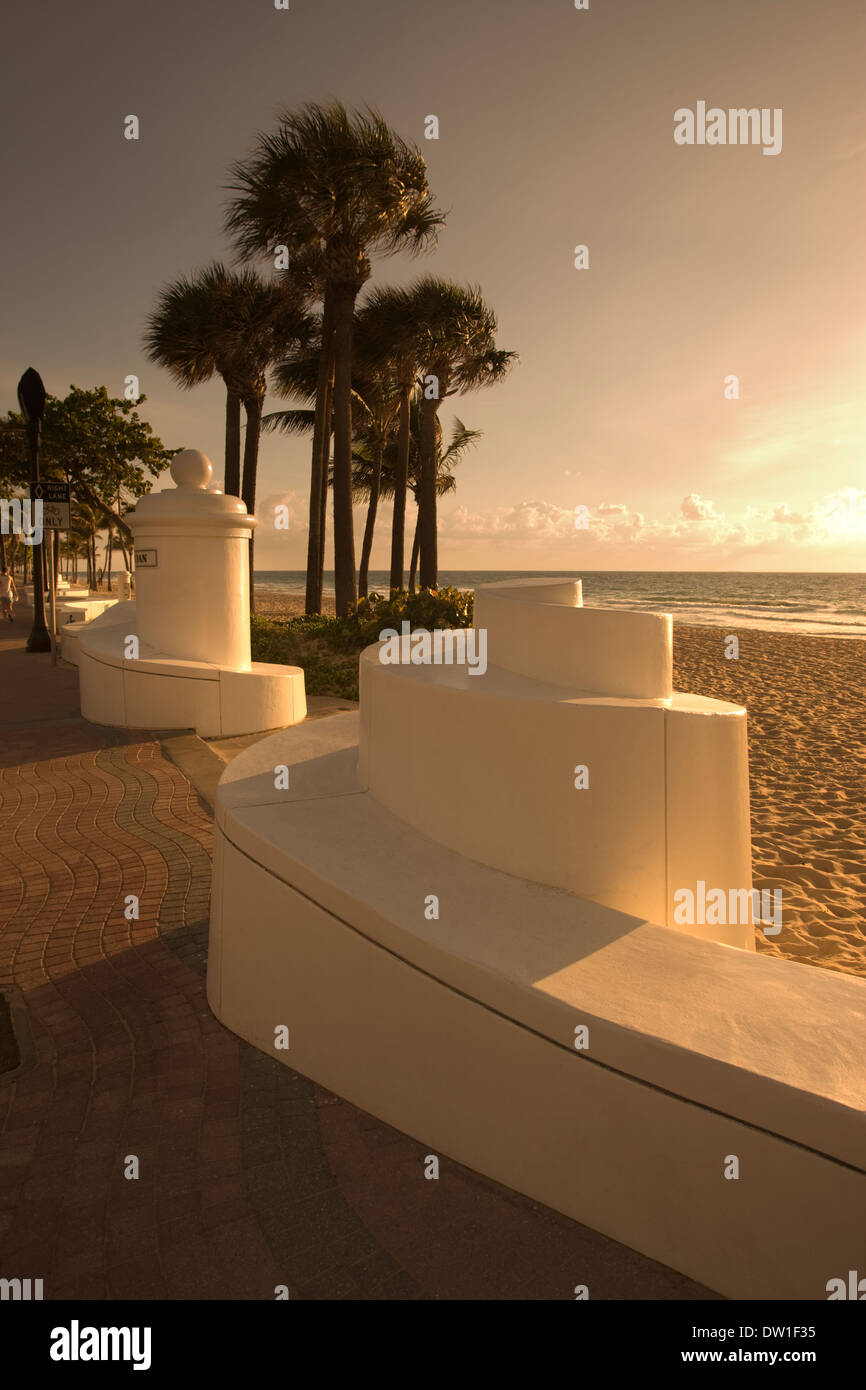 SEABREEZE BOULEVARD BEACH WAVE WALL PROMENADE FORT LAUDERDALE FLORIDA ...