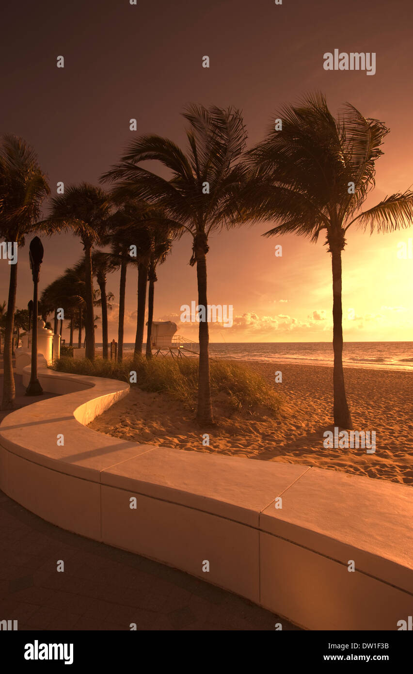 SEABREEZE BOULEVARD BEACH WAVE WALL PROMENADE FORT LAUDERDALE FLORIDA ...