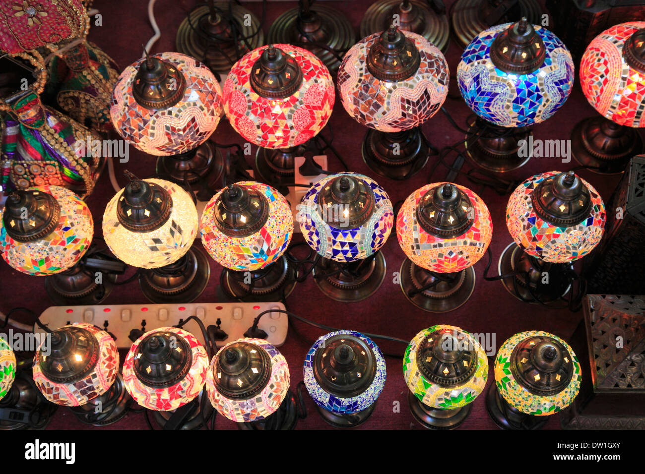 Lamps shop hi-res stock photography and images - Alamy
