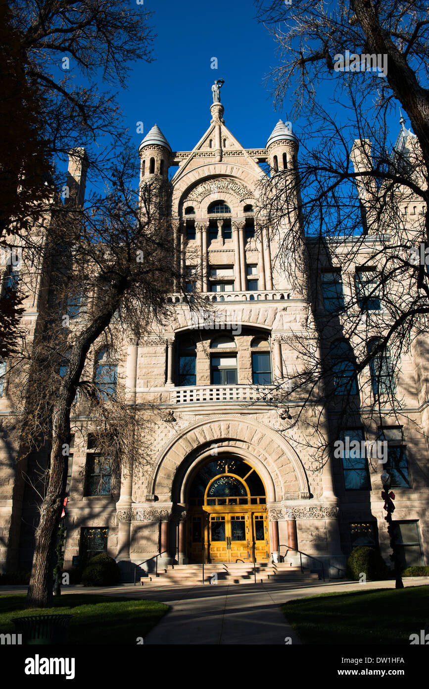 County building hi-res stock photography and images - Alamy