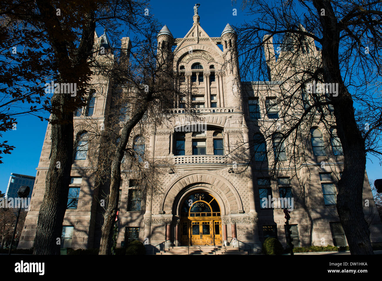 County building hi-res stock photography and images - Alamy