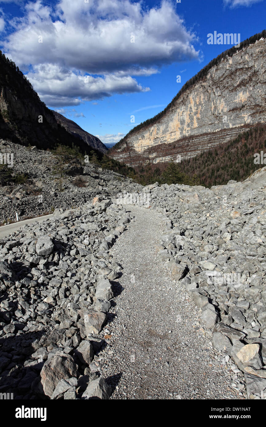 rock mountain way Stock Photo - Alamy