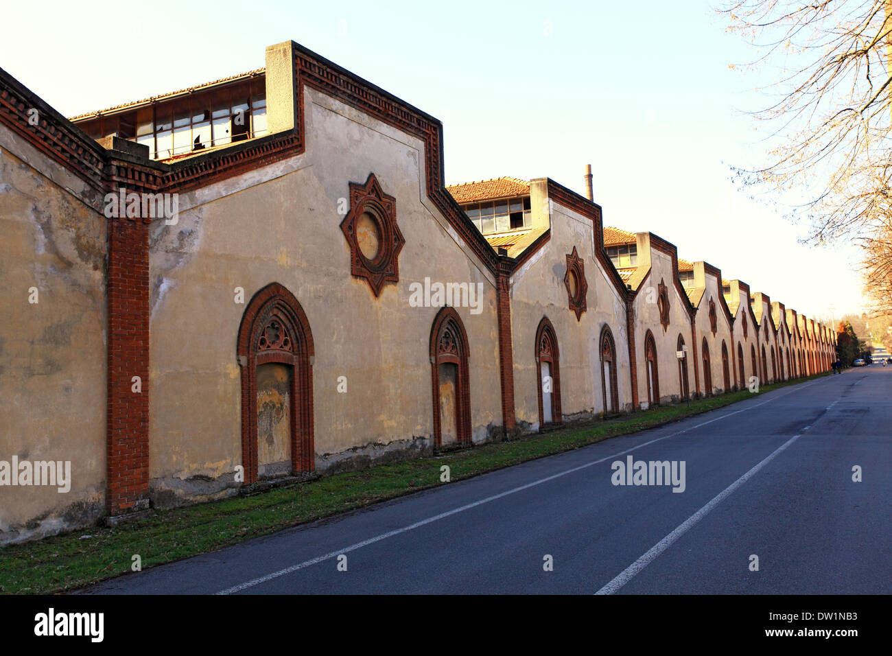 Old factory italy hi-res stock photography and images - Alamy