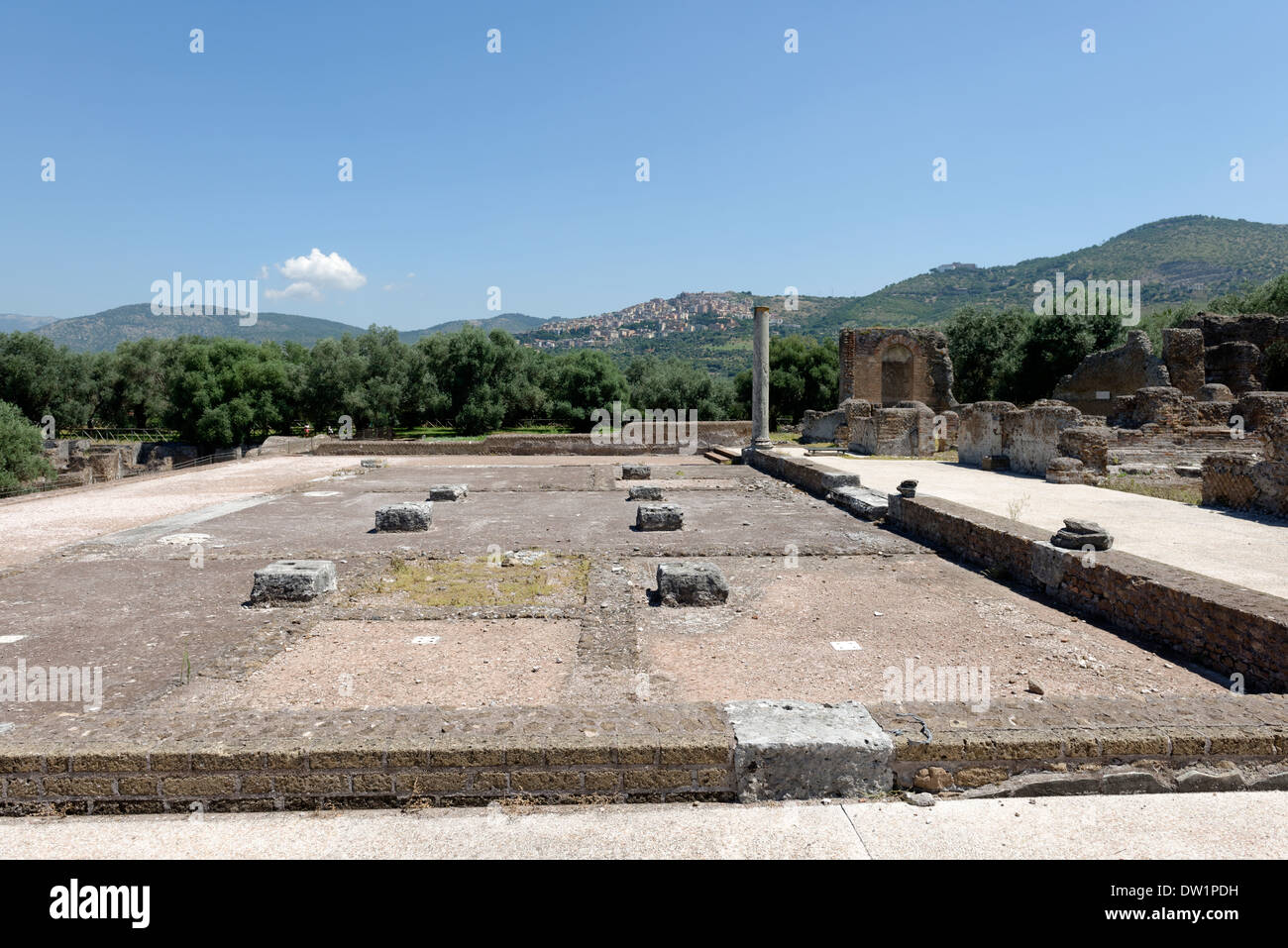 Imperial Palace peristyle portico with rooms with view Tivoli town in ...